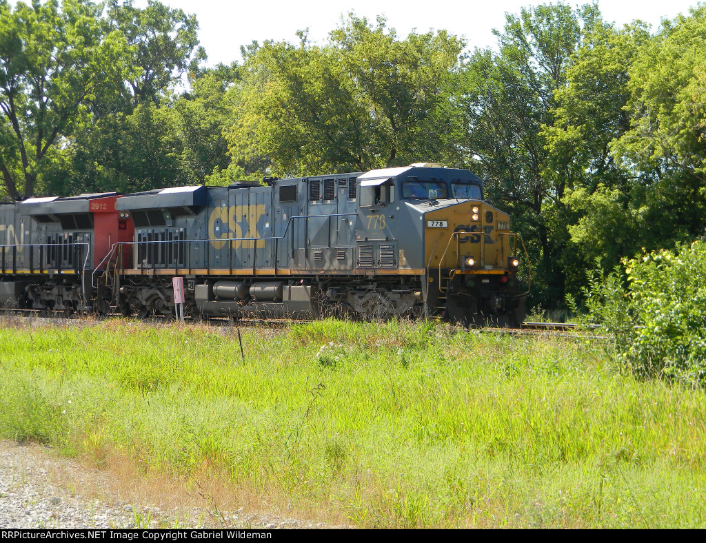 CSX 778 THREE QUARTERS